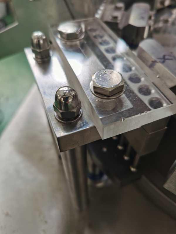 Comparison of Capsule Filling Machine New NJP-2500C V.S. NJP-2500 ...